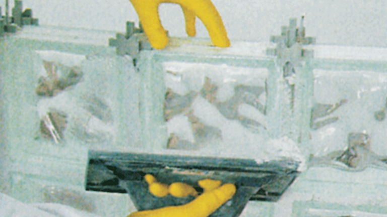 GROUTING GLASS BLOCK